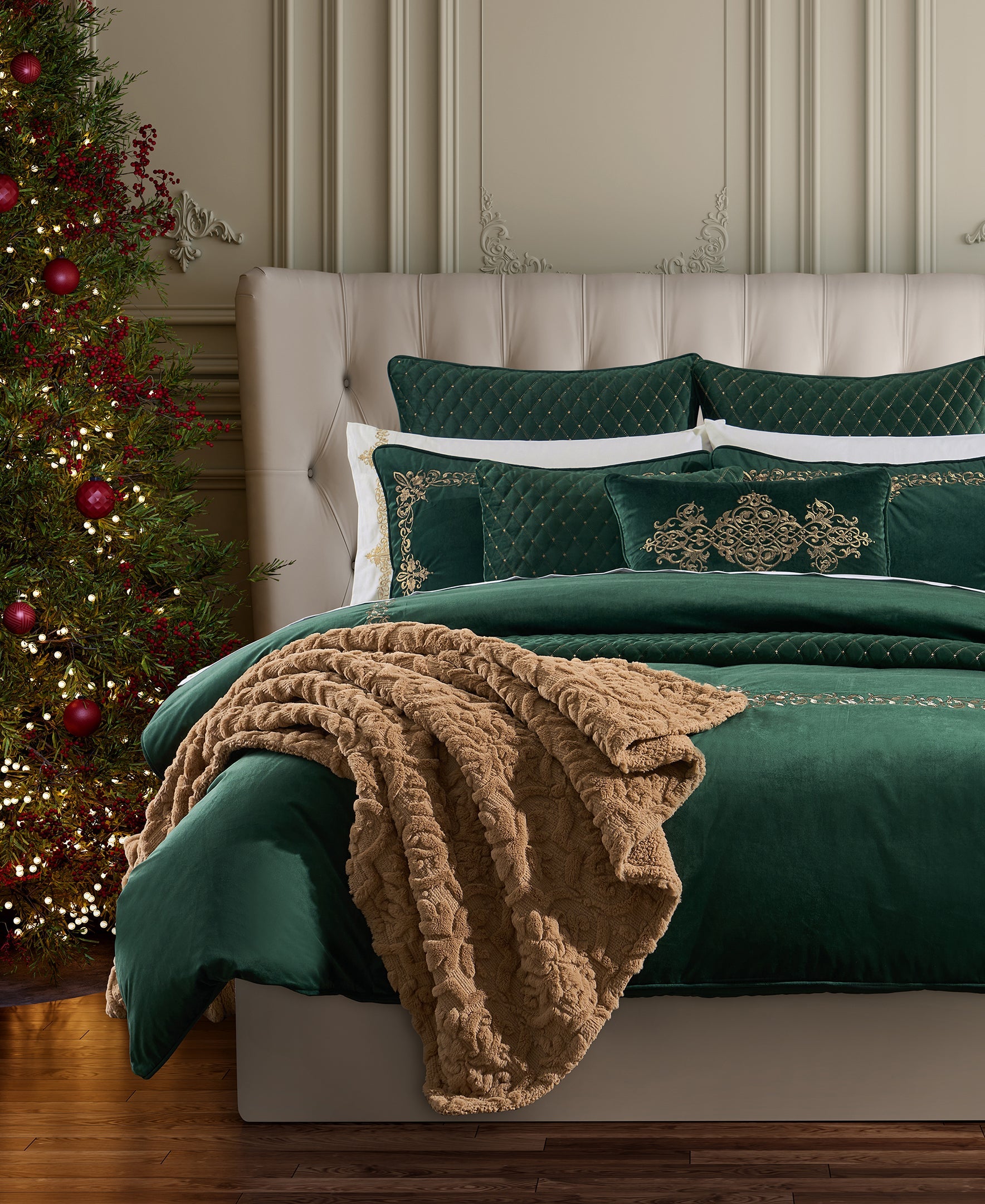 Noelle Collection – J. Queen New York