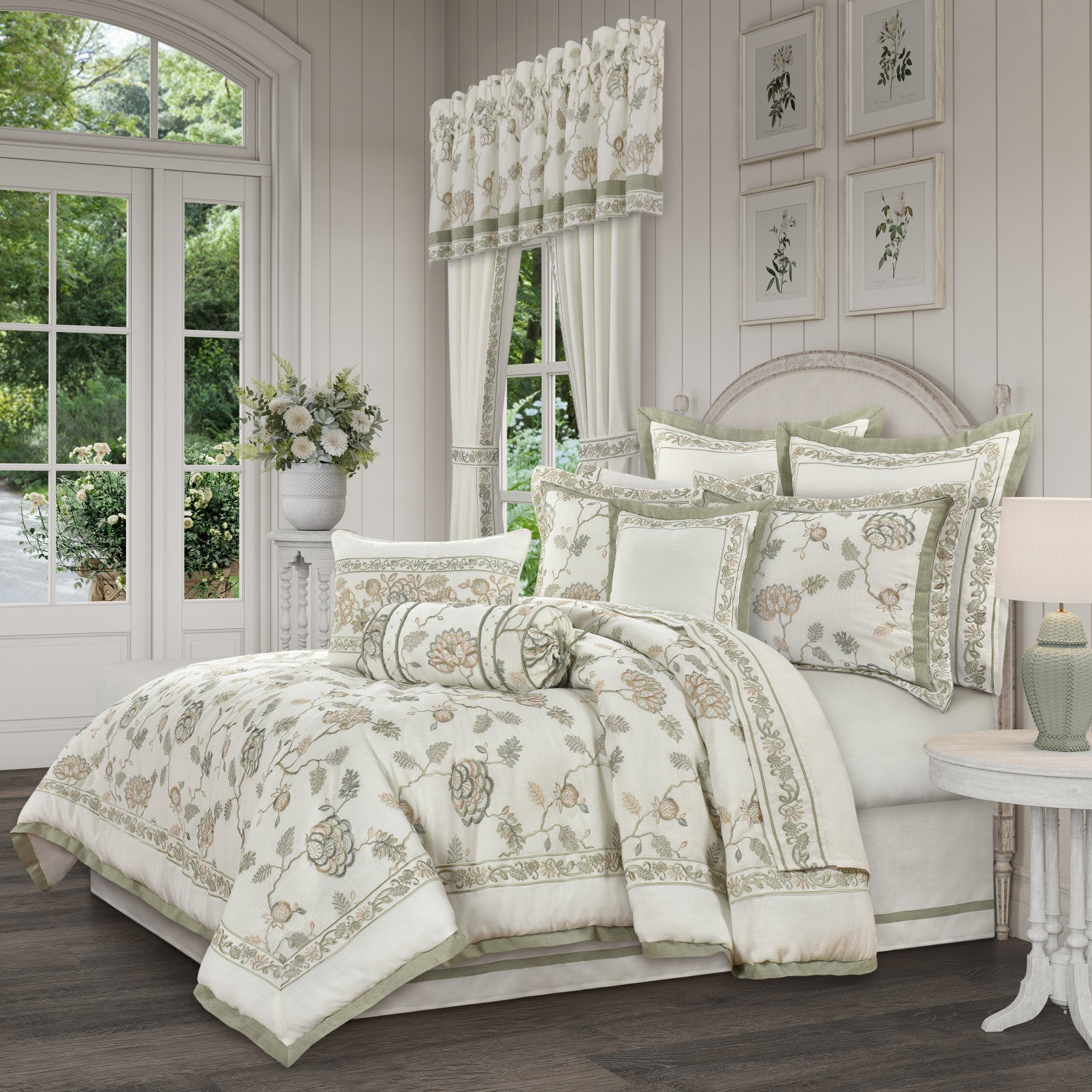 Fairview Comforter Set – J. Queen New York