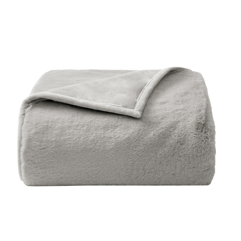 Cozy & Luxurious Throws | J. Queen New York