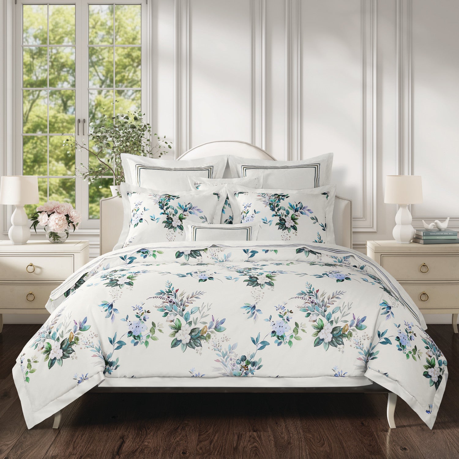 Meadow Floral Print Comforter Set - Soft Cotton Sateen – J. Queen New York