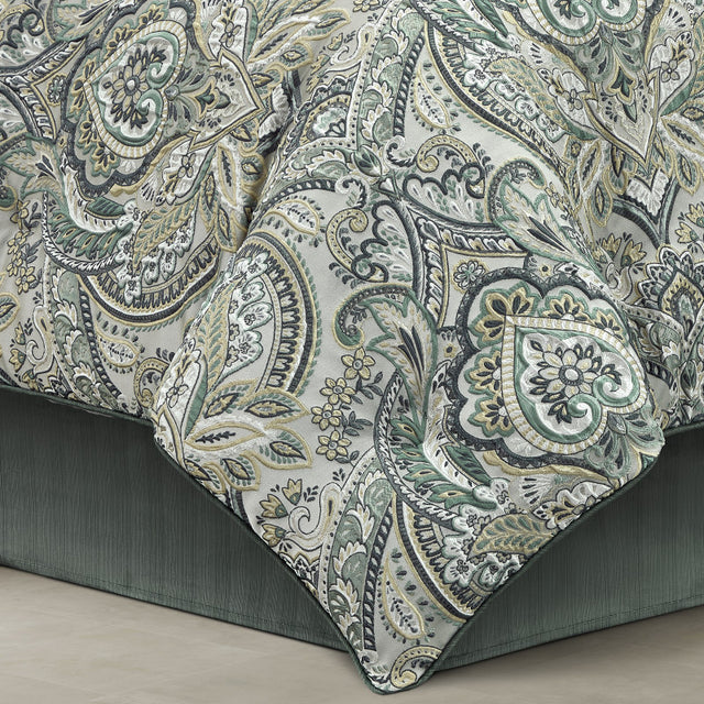 Nico Comforter Set – J. Queen New York