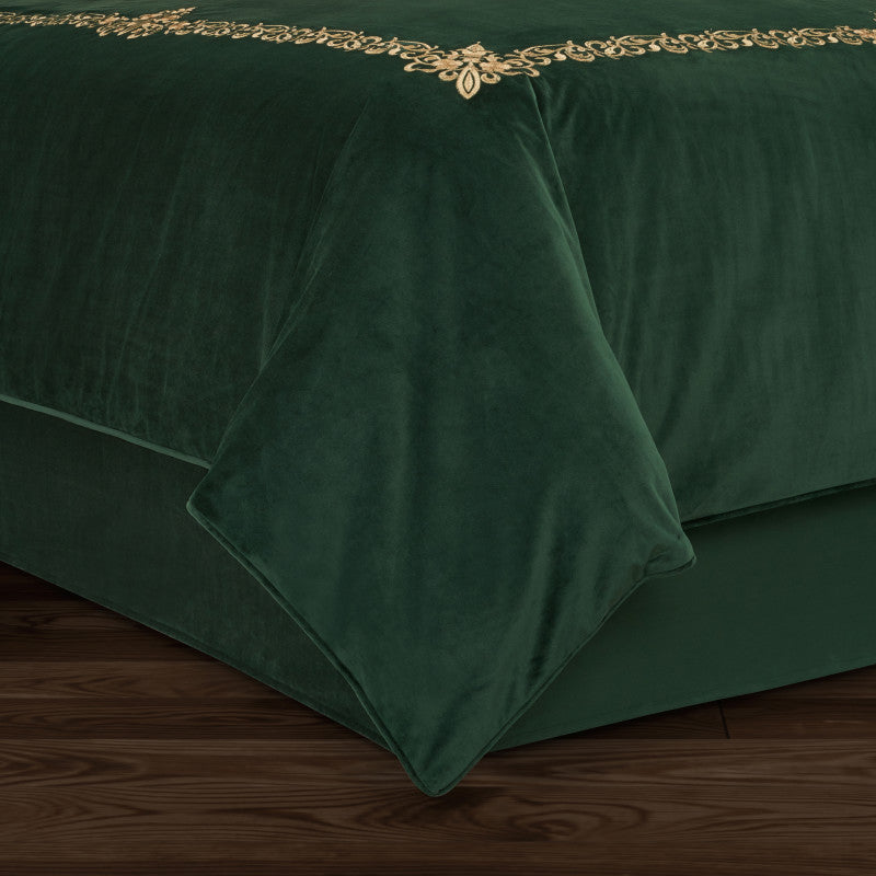 Noelle Collection – J. Queen New York