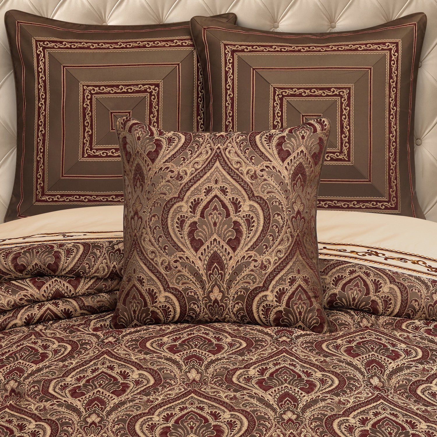 Odette 20" Damask Throw Pillow - Gold, Red & Chocolate – J. Queen New York