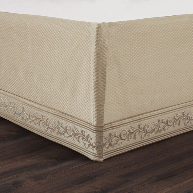 Sezanne Comforter Set – J. Queen New York