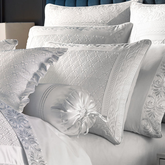 Becco Comforter Set – J. Queen New York